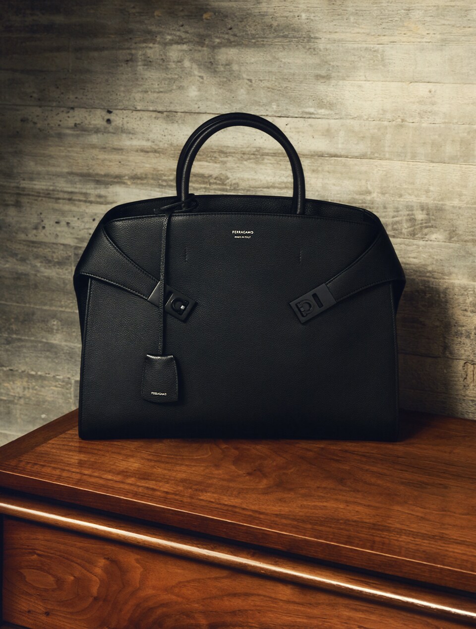 Ferragamo Hug Bag | Ferragamo US
