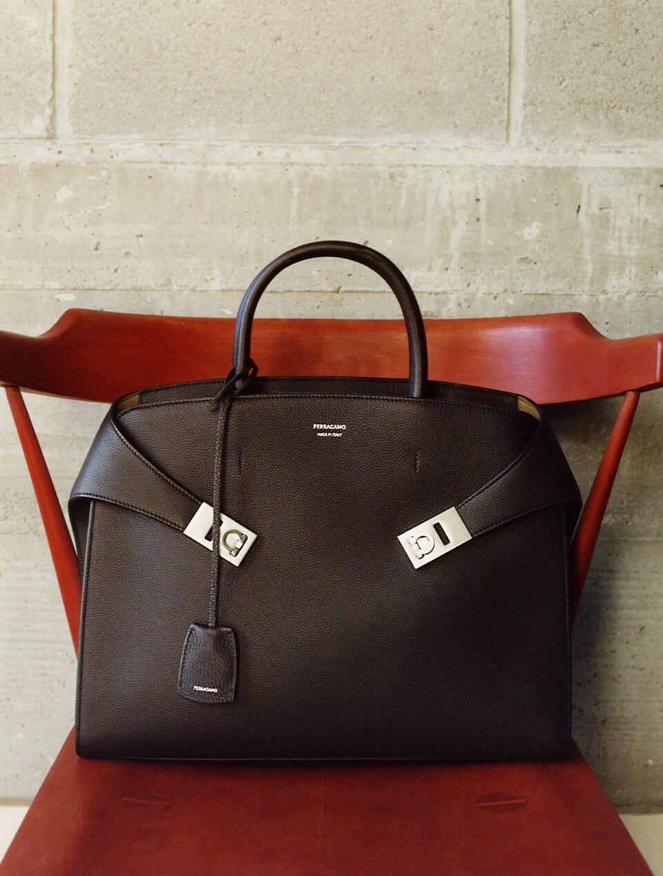 Ferragamo Hug Bag | Ferragamo US