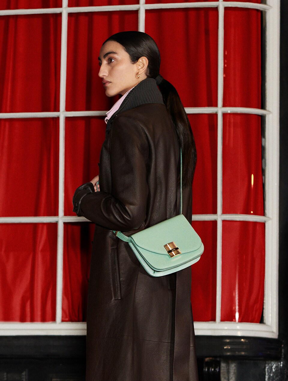 Ferragamo Fiamma Bag: an icon of style and functionality | Ferragamo EU