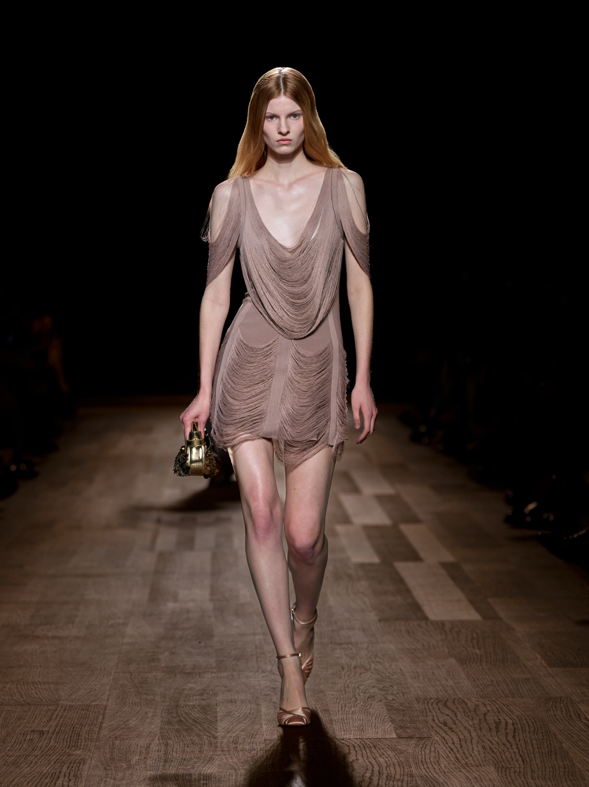 FW24 Show | Ferragamo IT