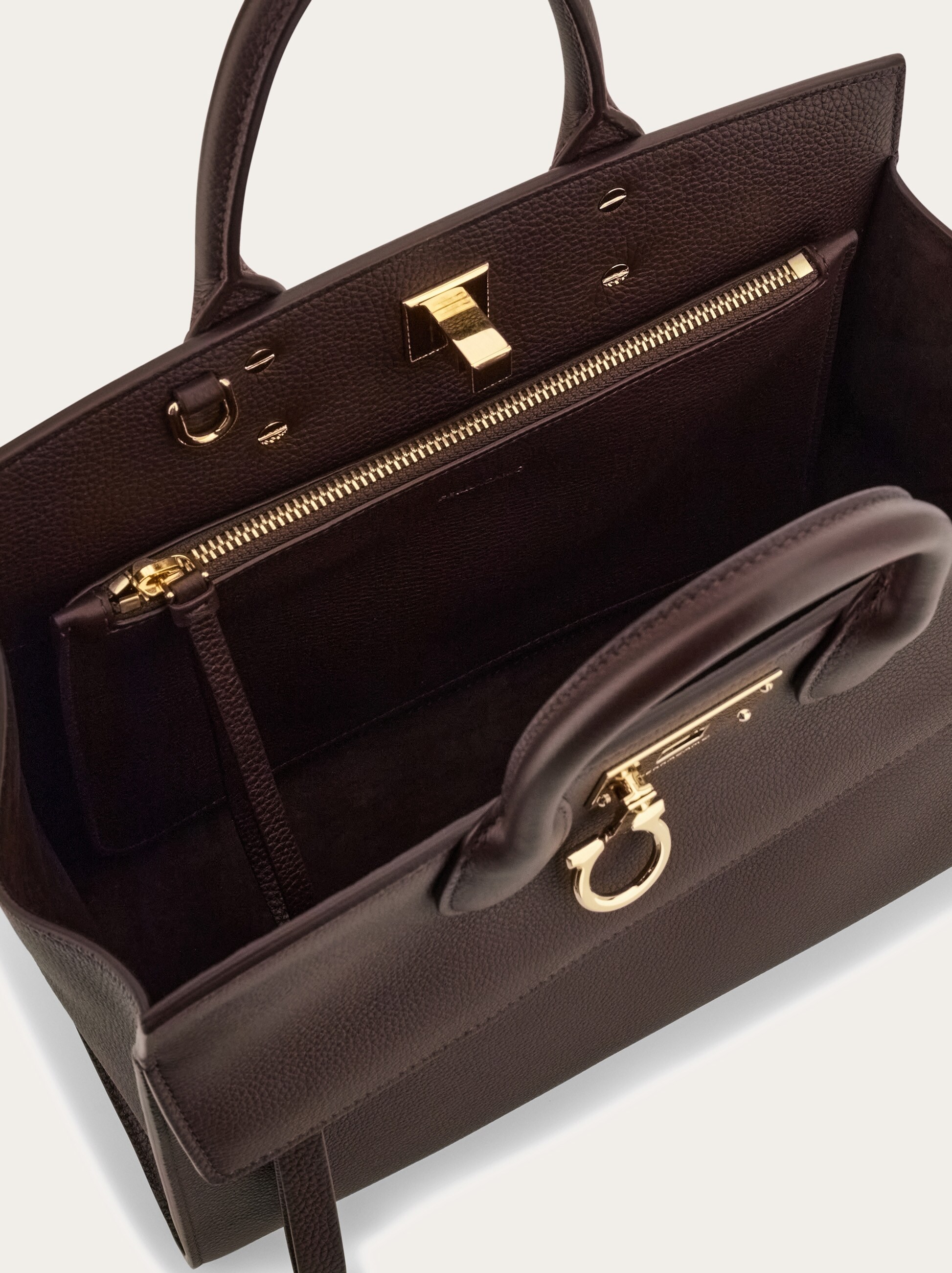 Ferragamo Studio Soft bag (M) - Mujer | Ferragamo