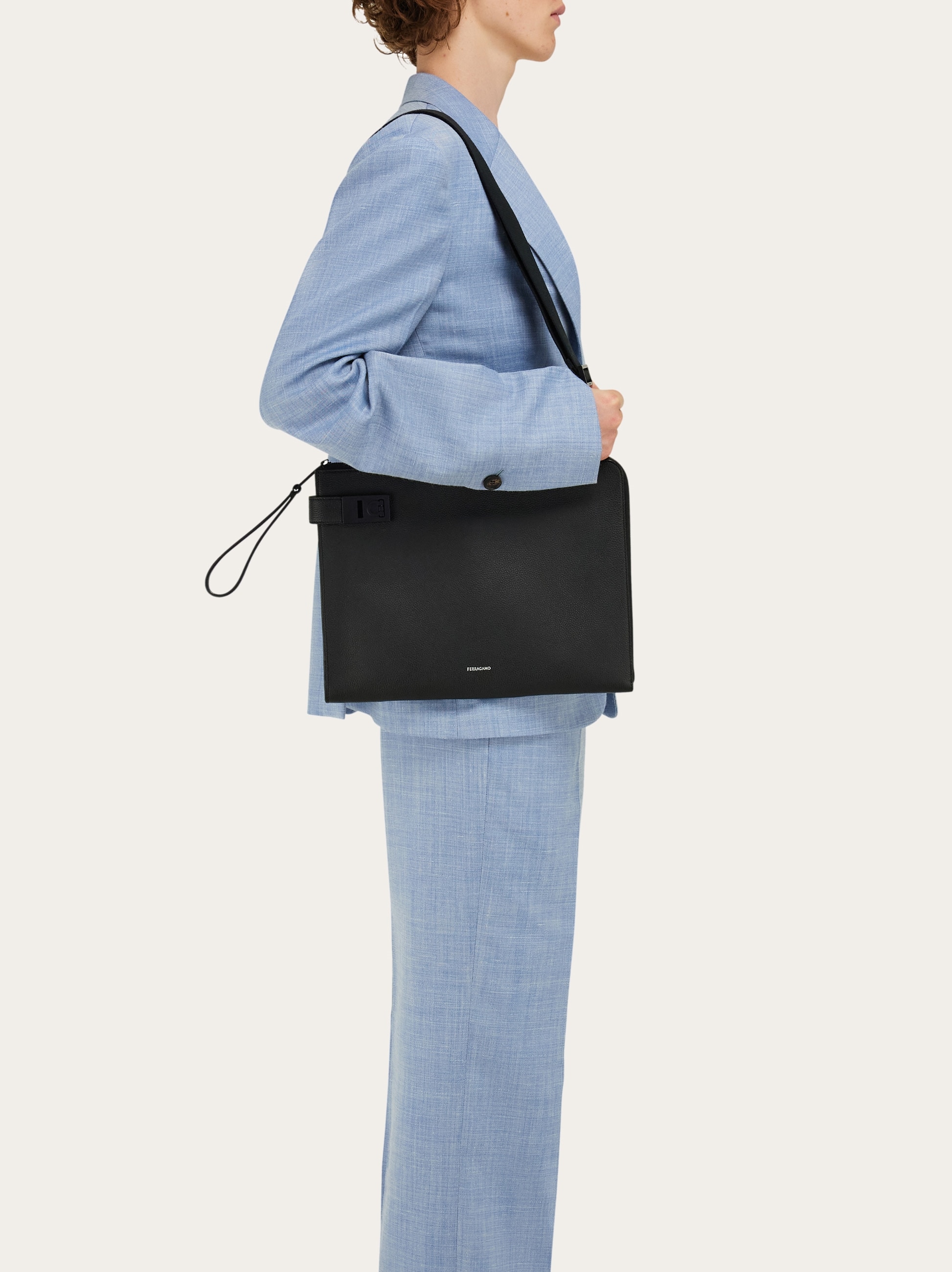 간치니 버클 파우치 - 남성 | Ferragamo