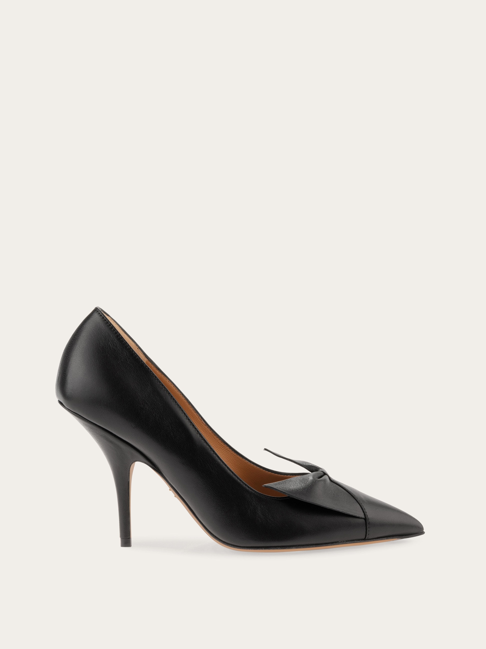 Soft bow pump - Women | Ferragamo