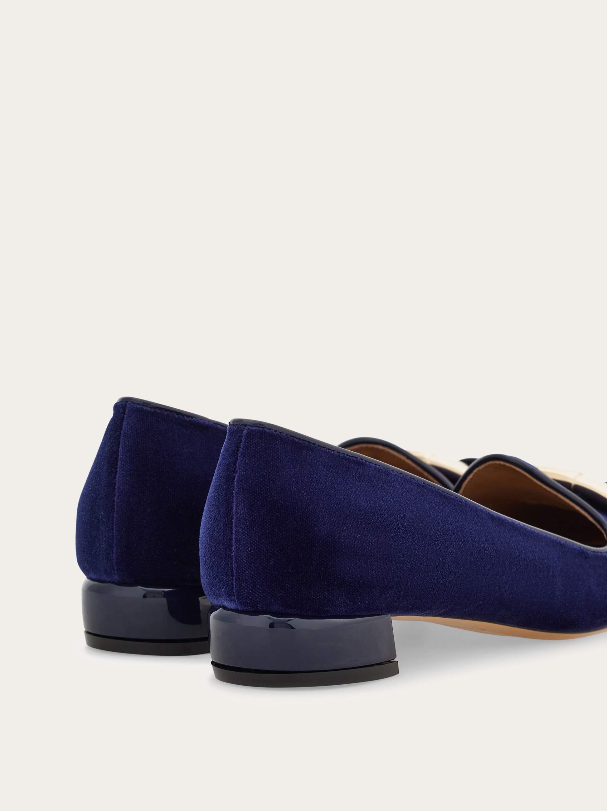 Loafer in Mokassin-Machart mit Gancini - Damen | Ferragamo