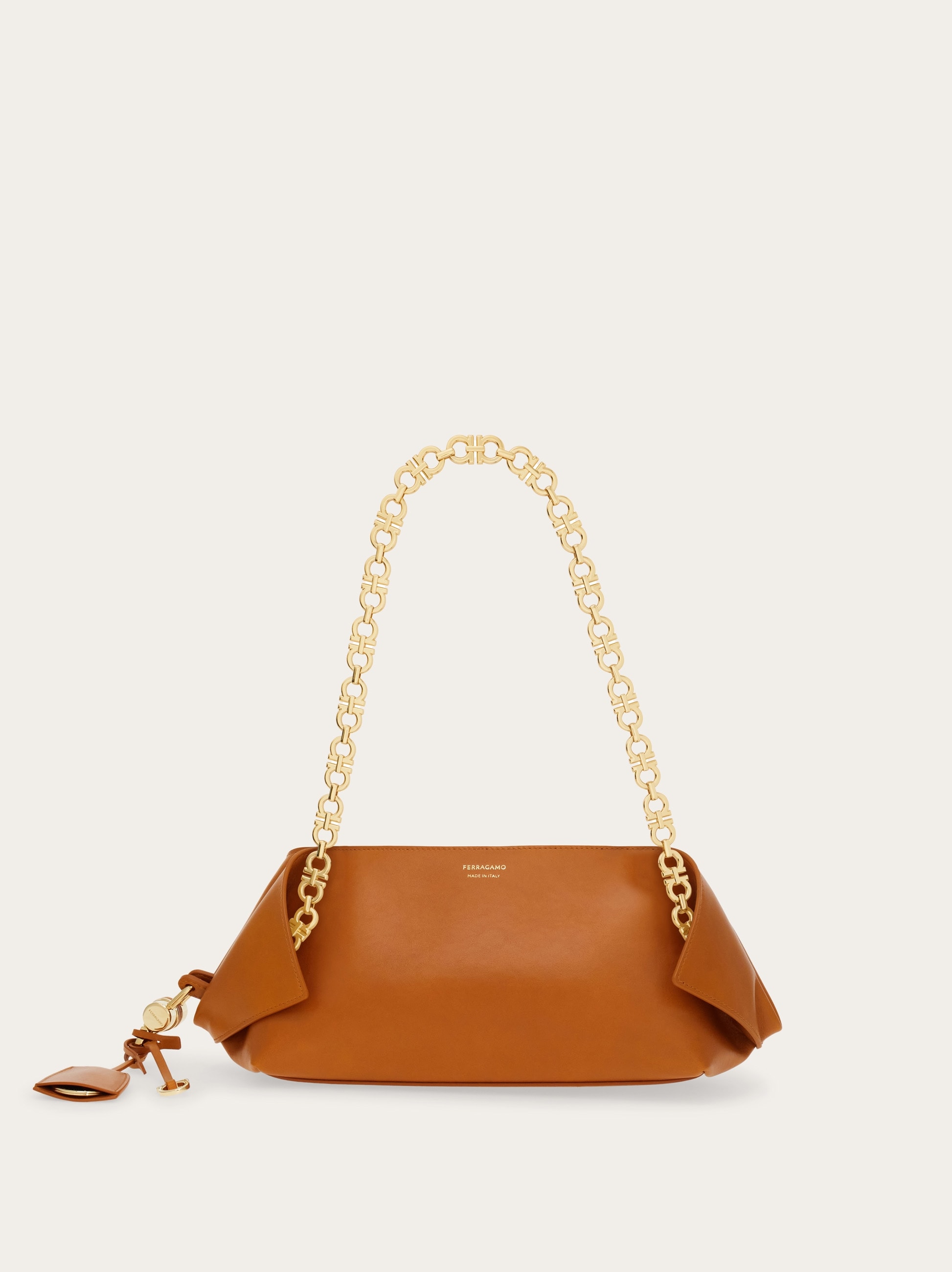 Folded shoulder bag (S) - Women | Ferragamo